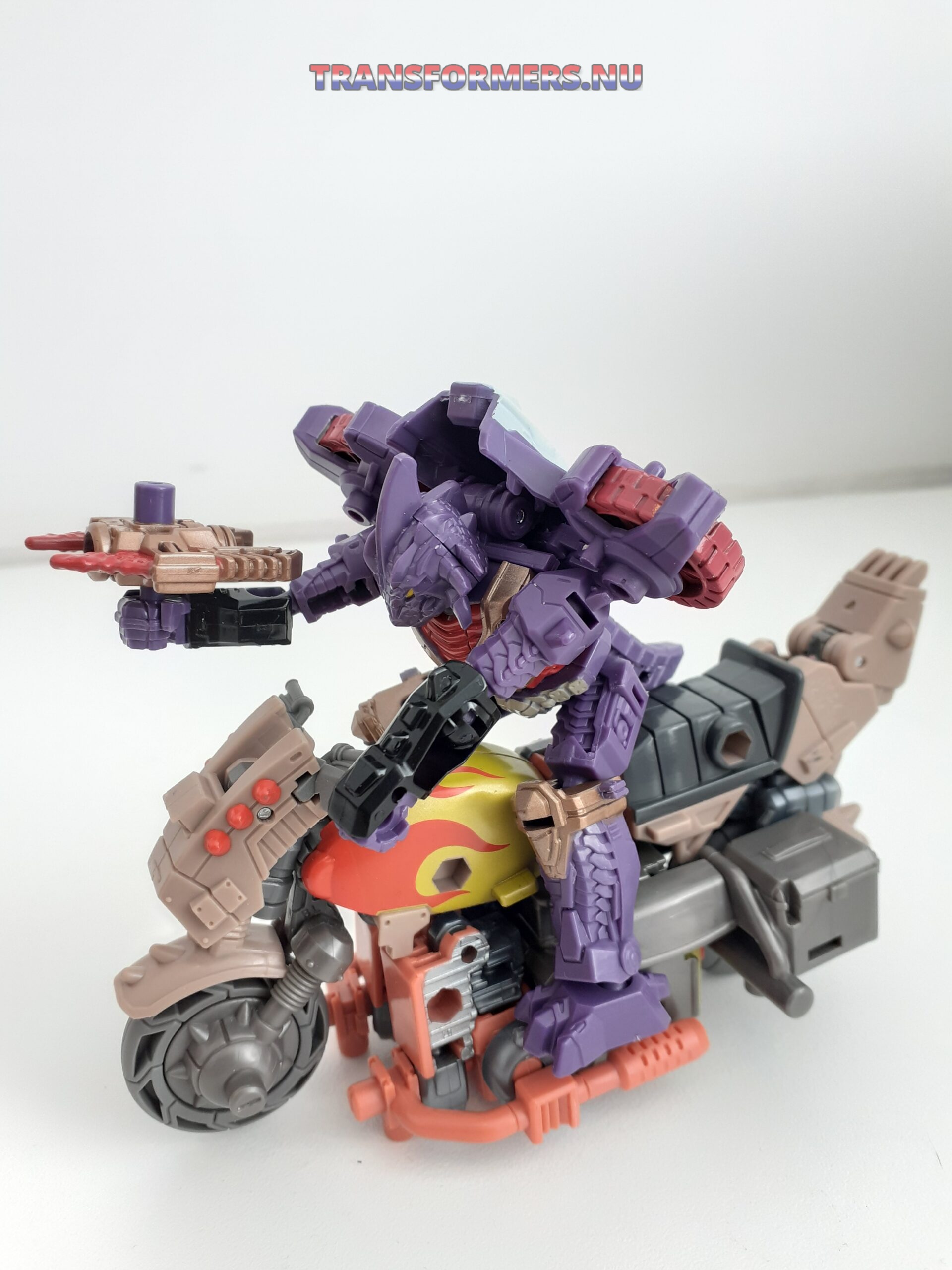 Legacy Evolution Deluxe Crashbar – Transformers.nu
