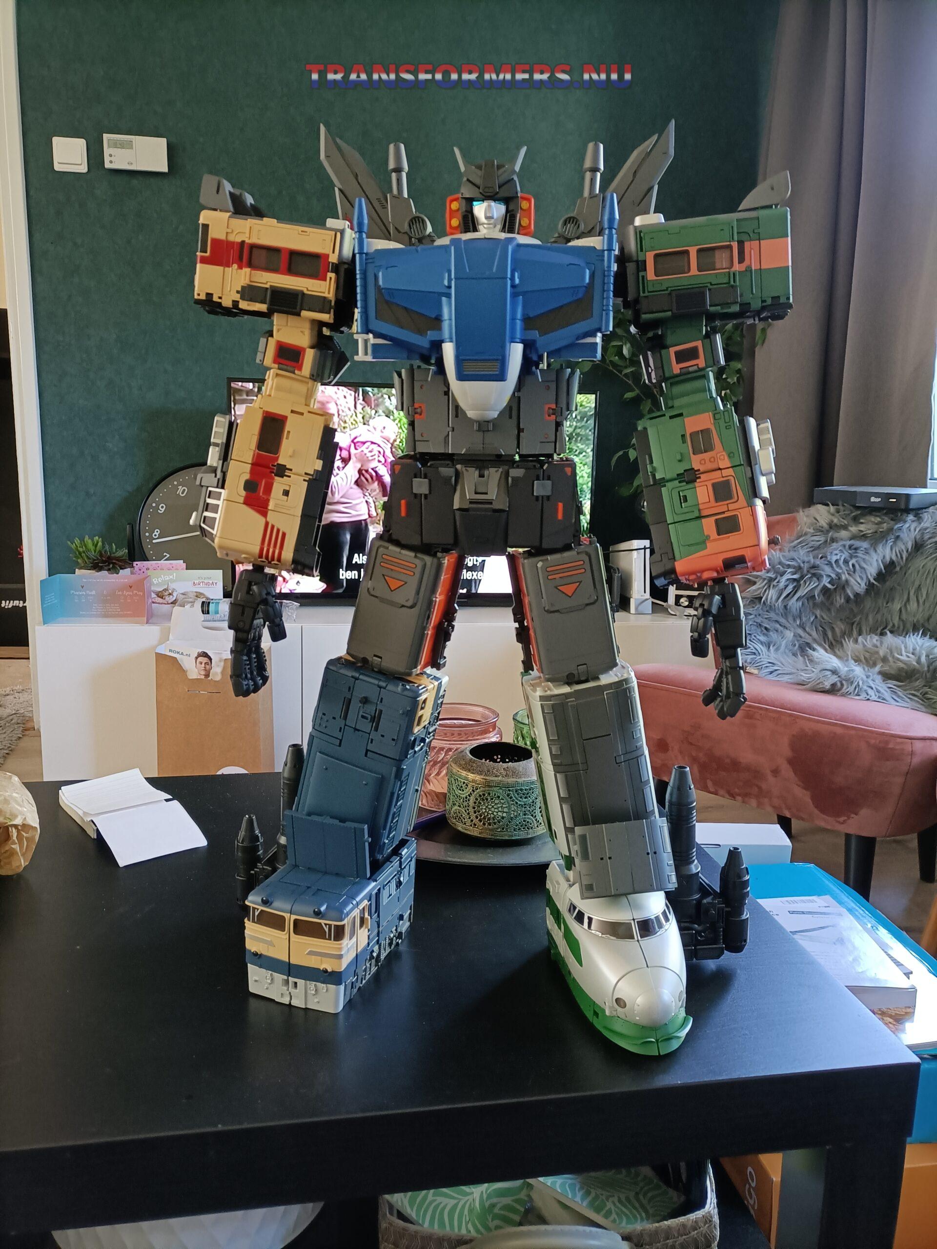 Masterpiece scale combiners – Transformers.nu