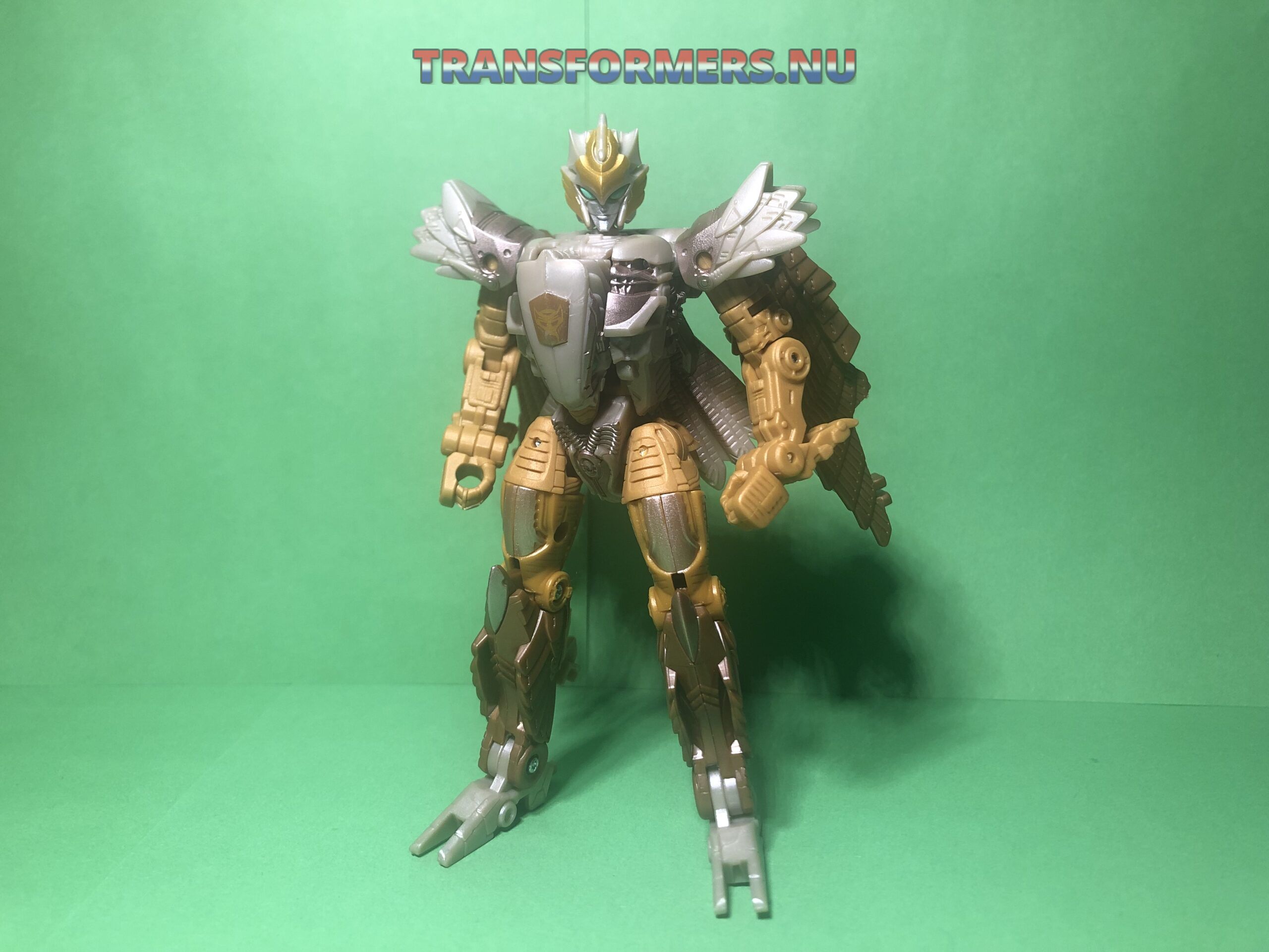 ROTB Deluxe class Airazor – Transformers.nu